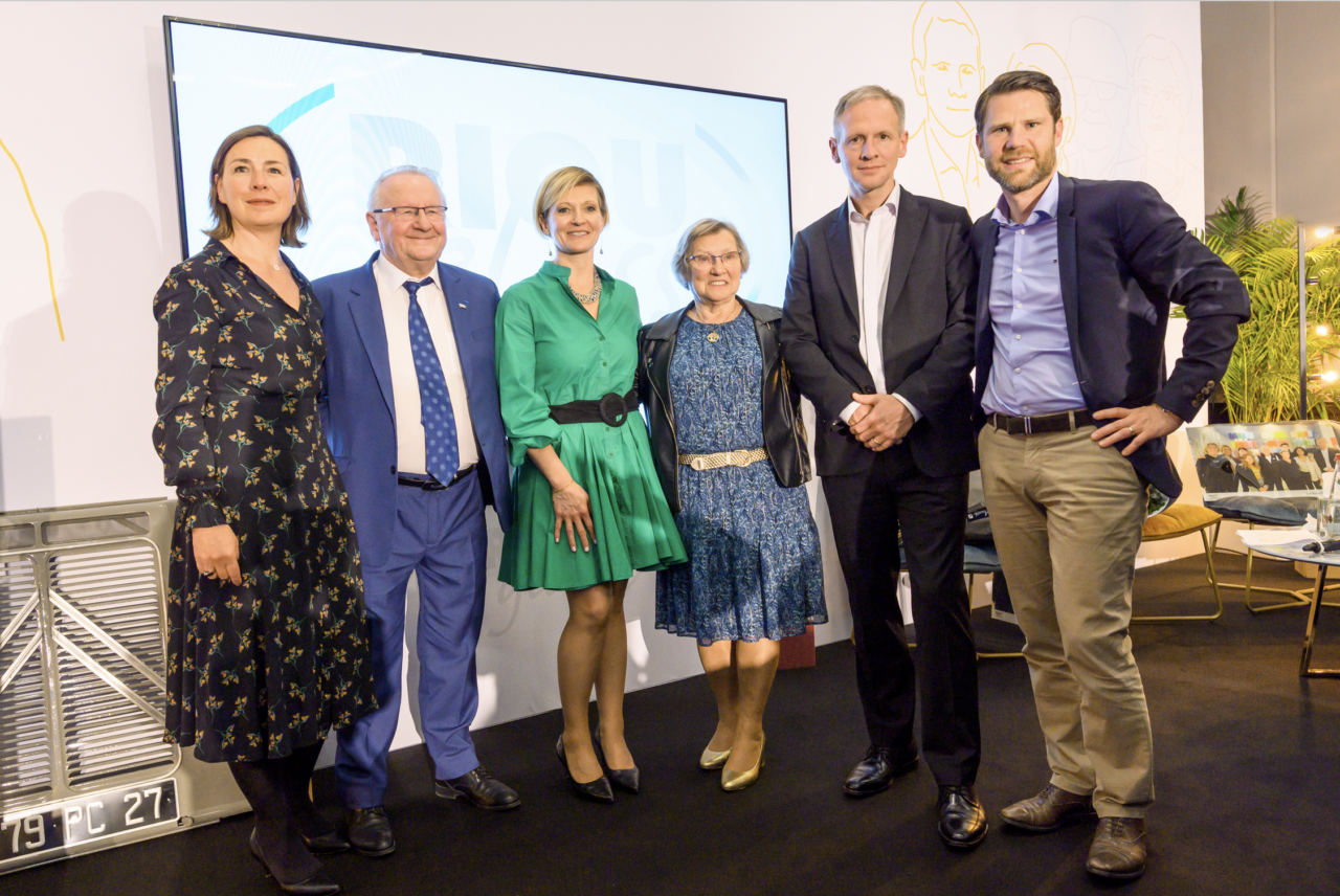 Who are we ? - RIOU OCEAN GLASS